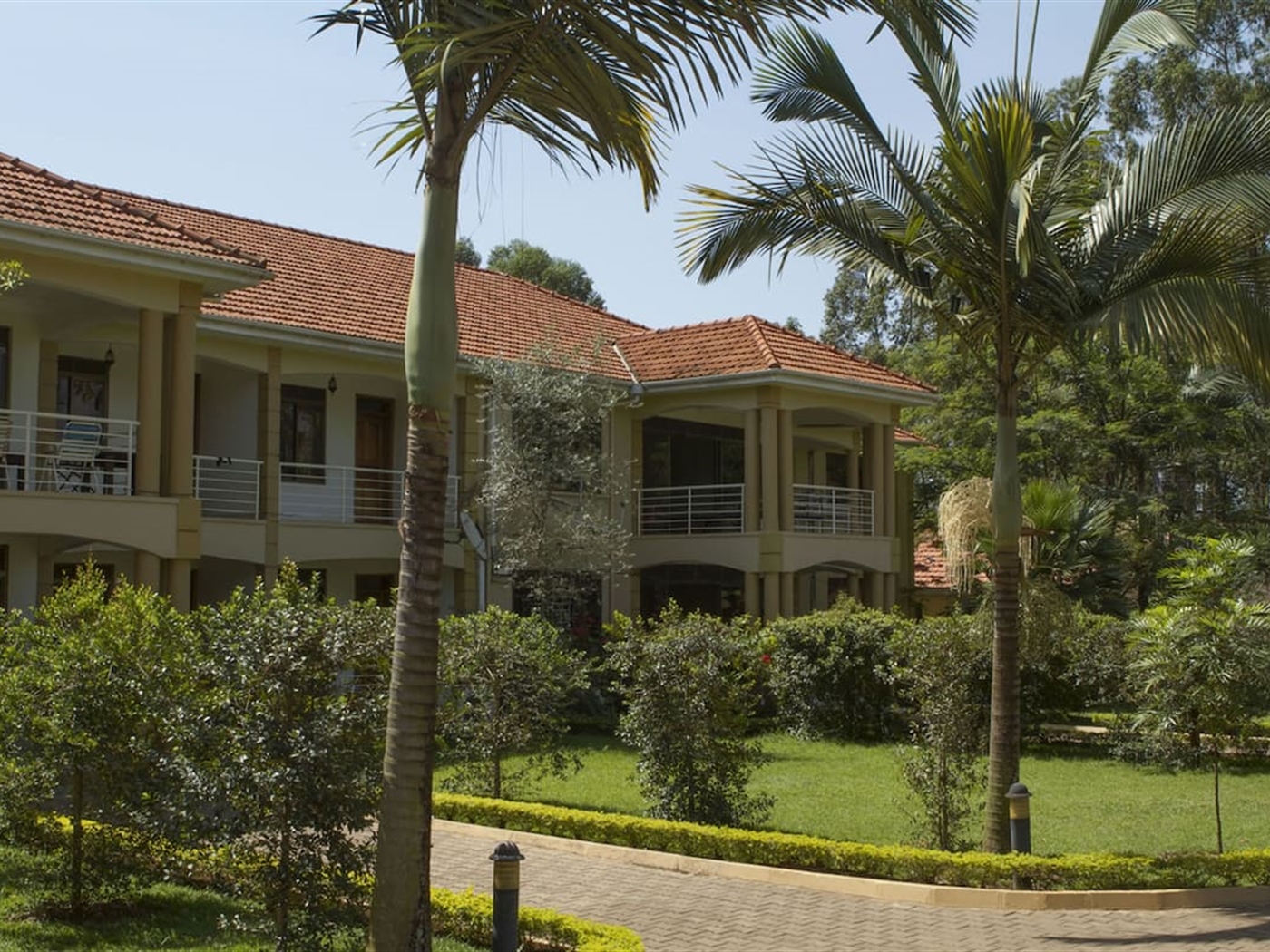 Hotel for sale in Bugoloobi Kampala Uganda, code: 87945, 25/06/2024